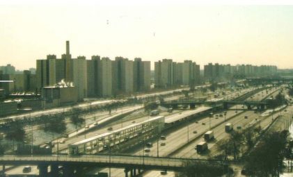 stateway-gardens-and-robert-taylor-projects-from-the-dan-ryan ...